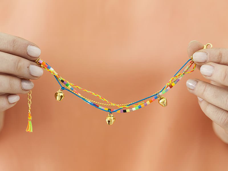 Le bracelet de cheville à grelots - La Petite Epicerie